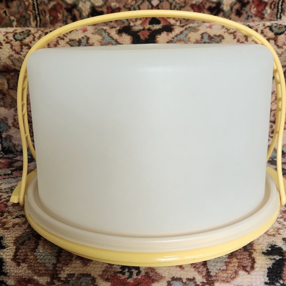 Tupperware | Kitchen | Vintage 3pc Tupperware Cake Carrier Harvest Gold ...